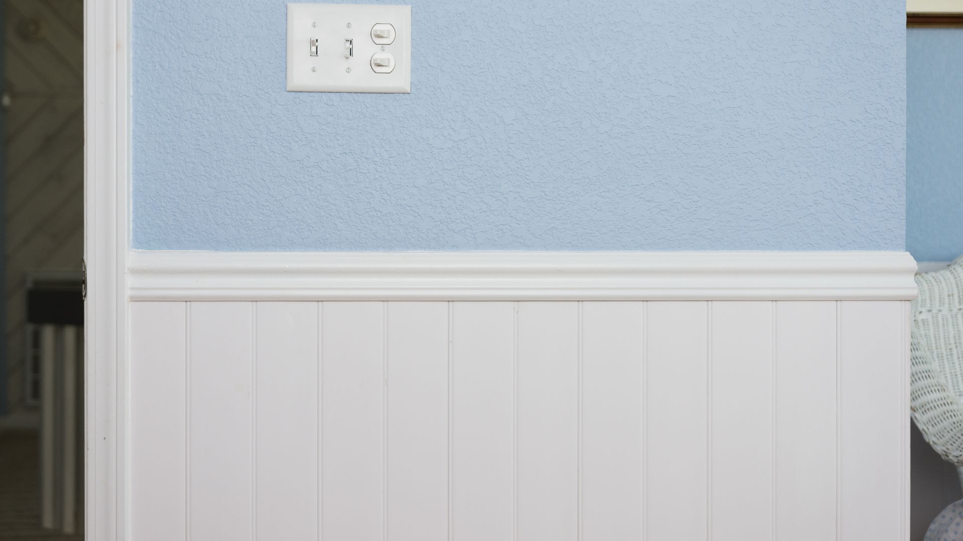 WAINSCOTTING INSTALLATION – Browning Craftsman Services